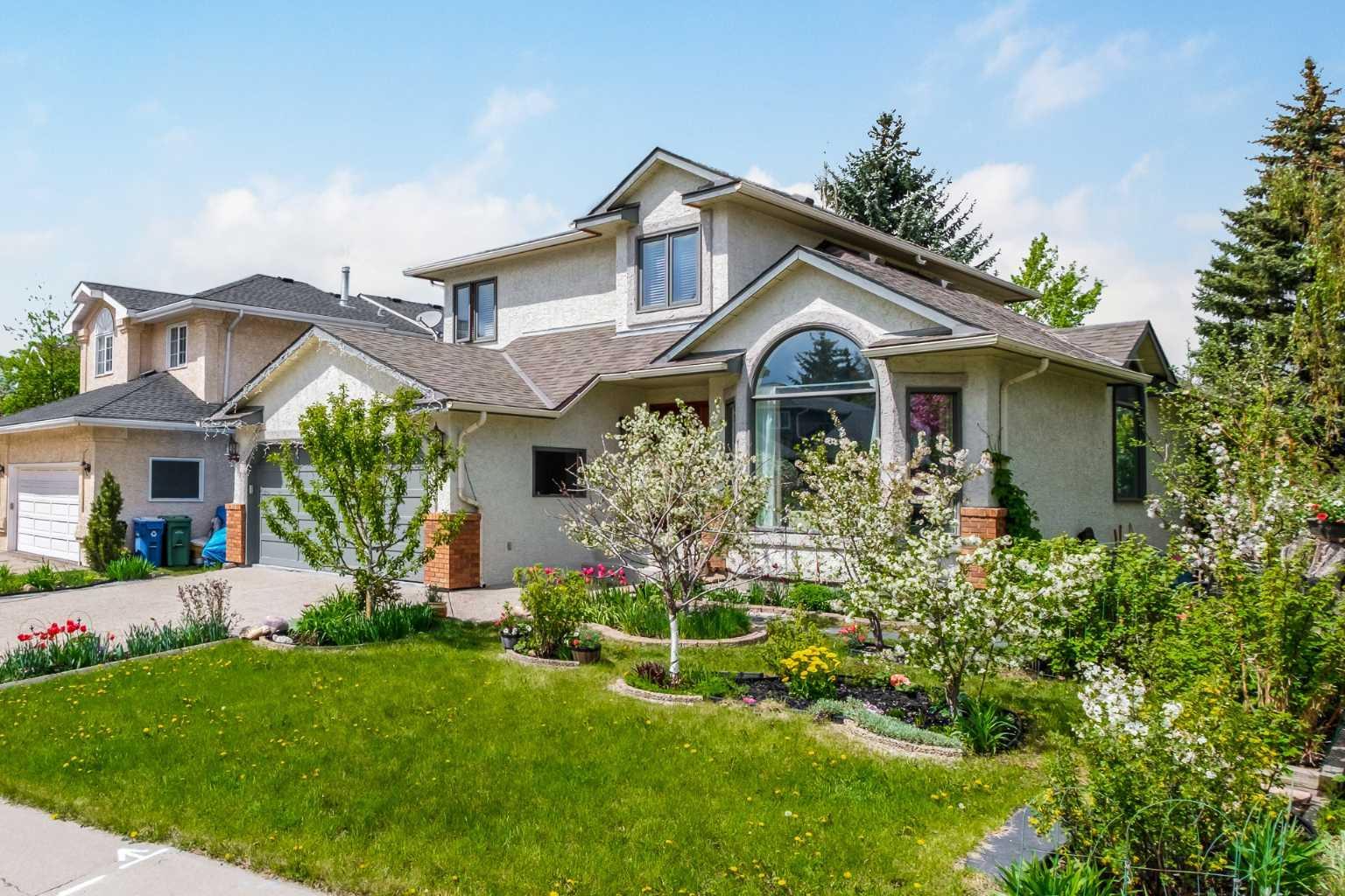 18 Mt Robson Close SE, Calgary, Alberta T2Z2B8 Sold History | HouseSigma