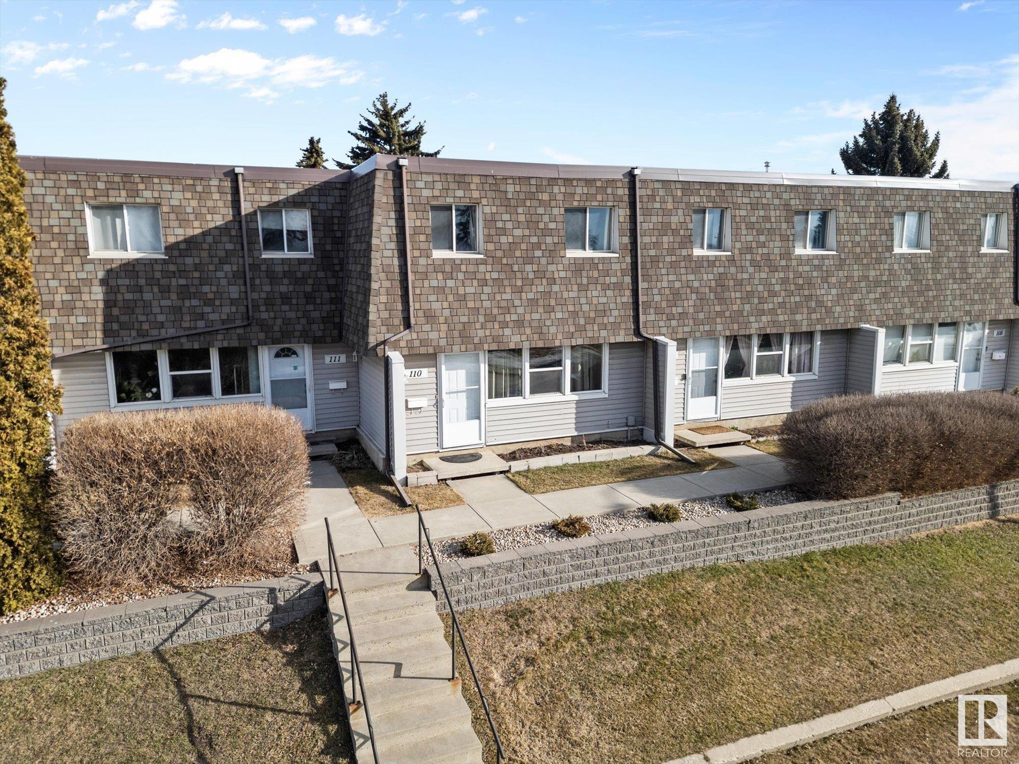110 VILLAGE ON THE GREEN NW, Edmonton, Alberta T5A1H2 Sold History ...