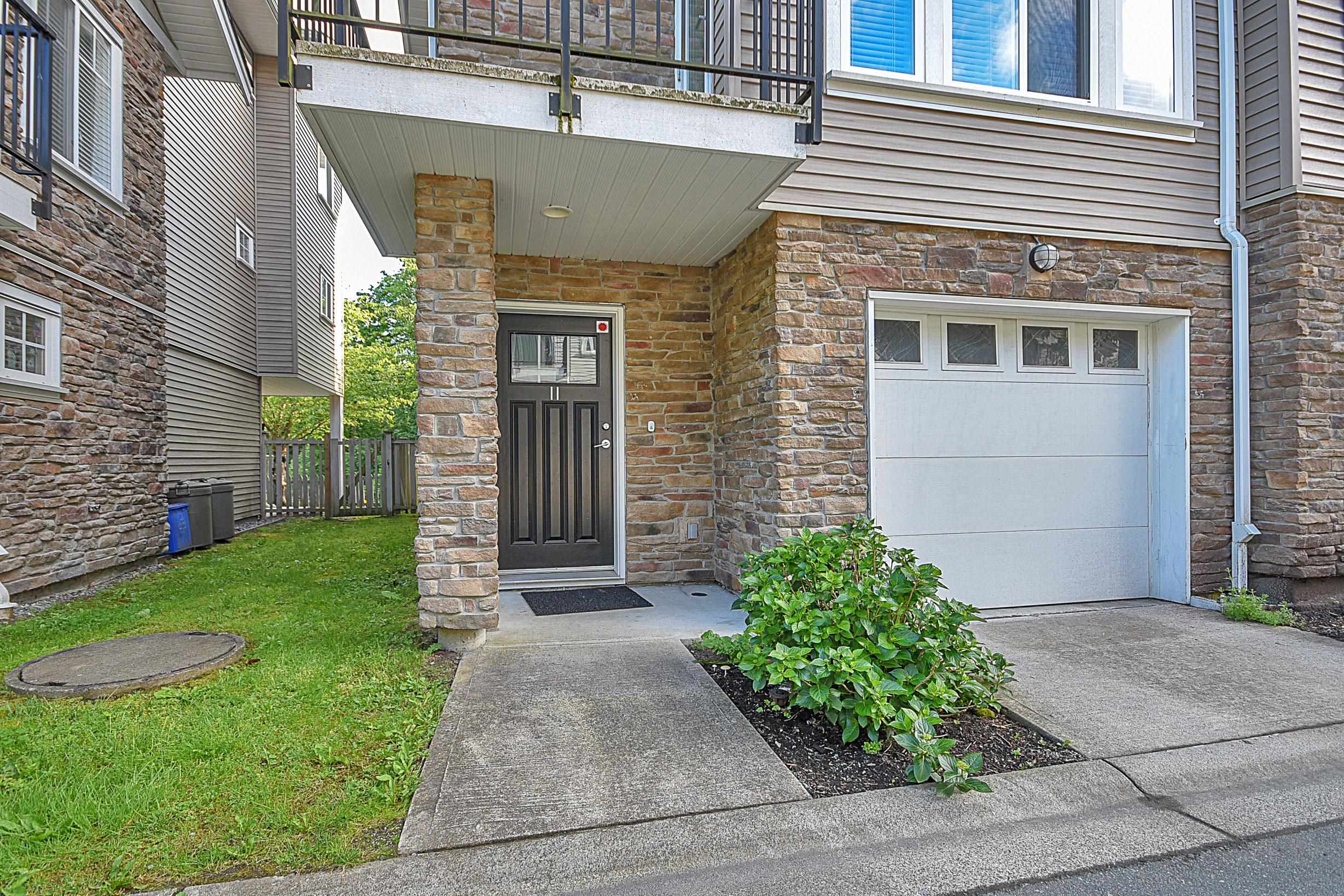 11 - 13864 HYLAND ROAD, Surrey, British Columbia V3W2C3 For Sale ...