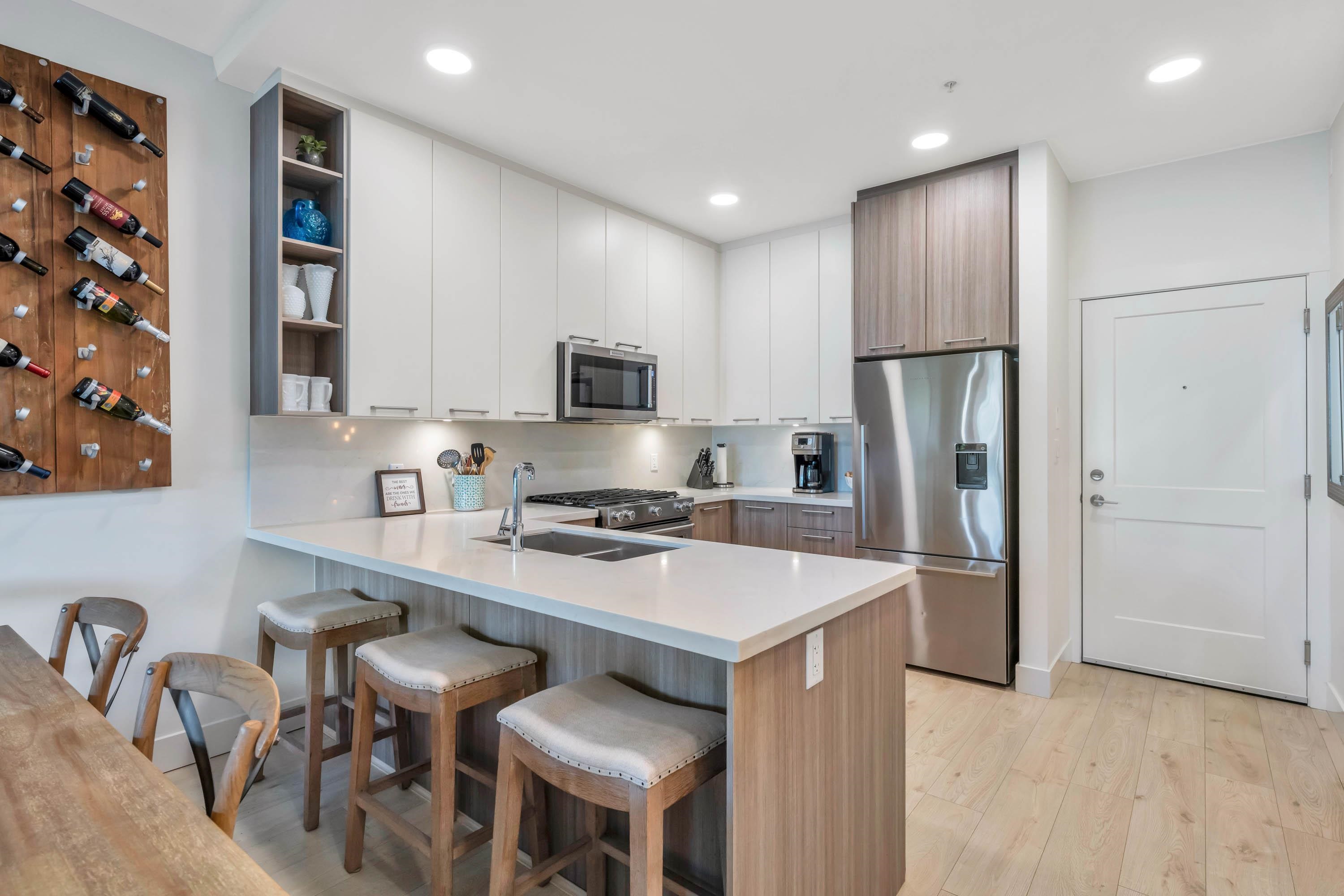 104 - 14022 NORTH BLUFF ROAD, White Rock, British Columbia V4B0B7 For ...