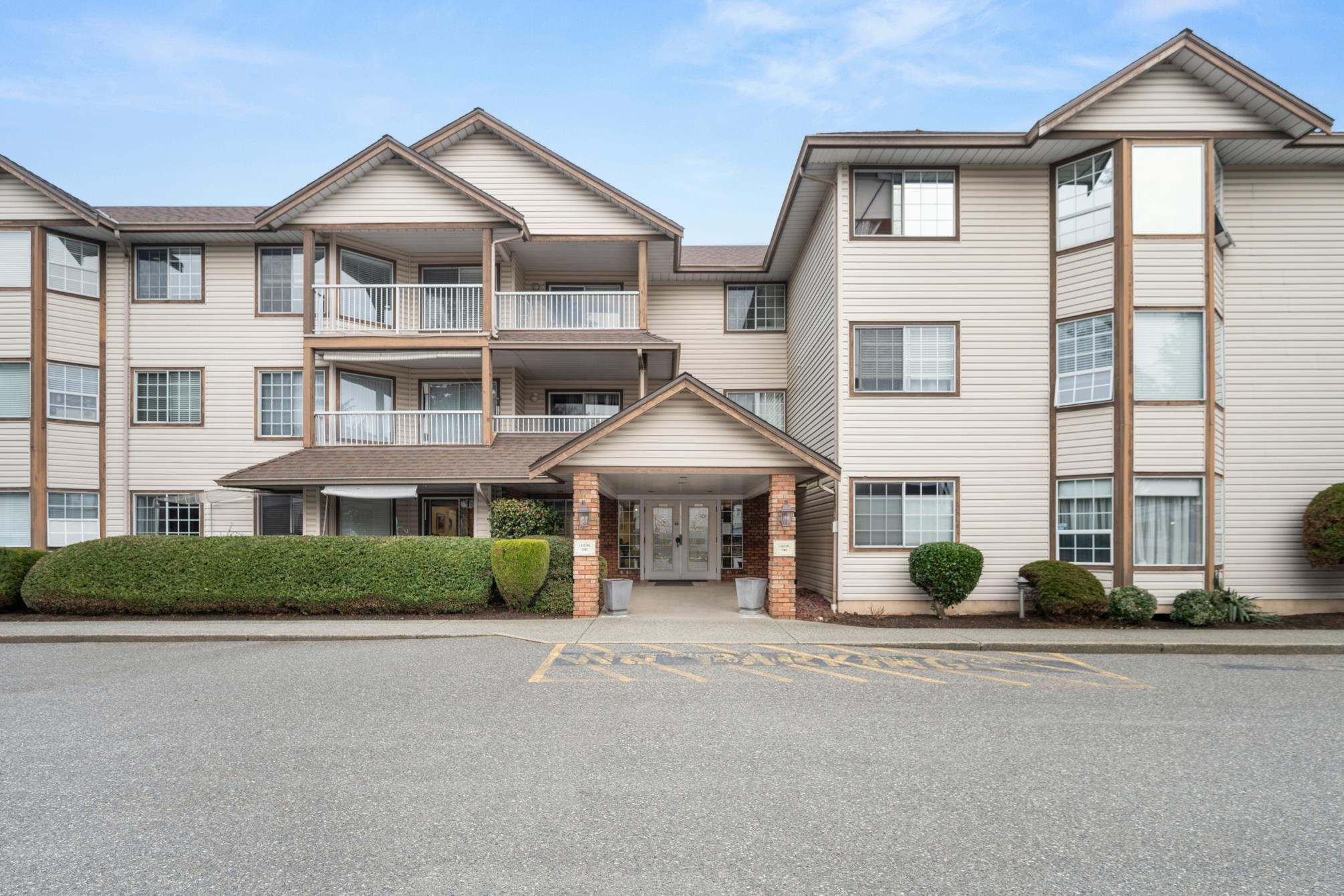 201 - 32145 Old Yale Road, Abbotsford, British Columbia V2T2C8 For Sale ...