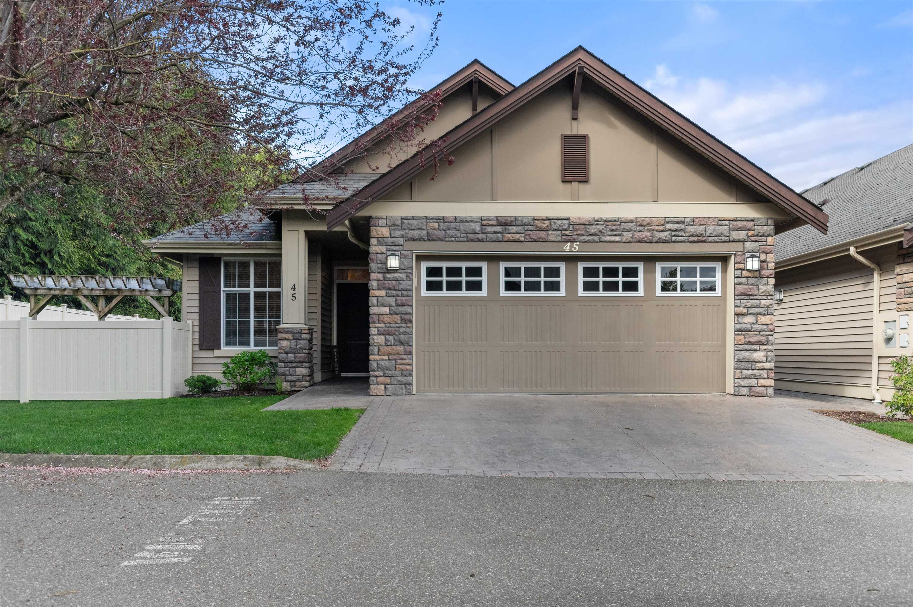 45 - 6577 Southdowne Place, Chilliwack, British Columbia V2R0H4 Sold History | HouseSigma