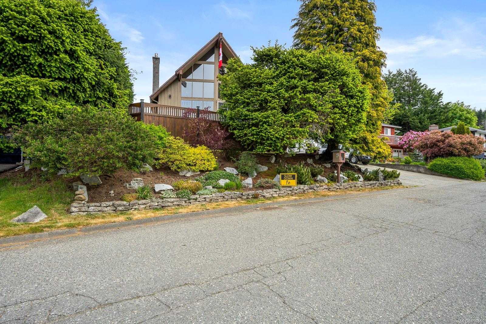 327 Nim Nim Ave, Courtenay, British Columbia V9N5P9 Listing History ...